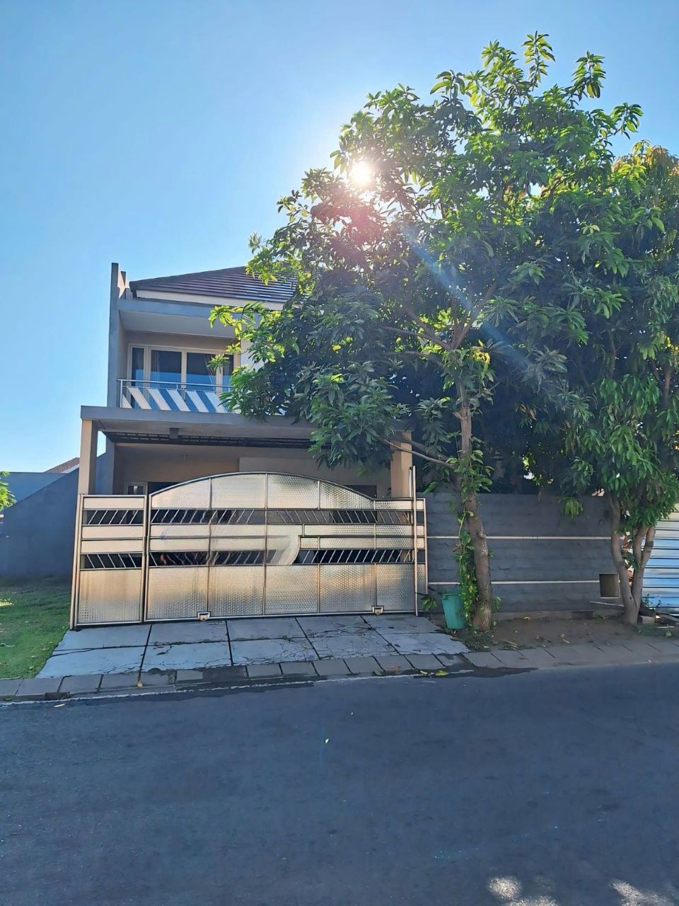 Rumah Lokasi Bagus Jalan Utama Perum Di Kabupaten Sidoarjo, Jawa Timur